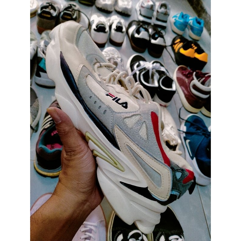 Jual sepatu preloved filla | Shopee Indonesia