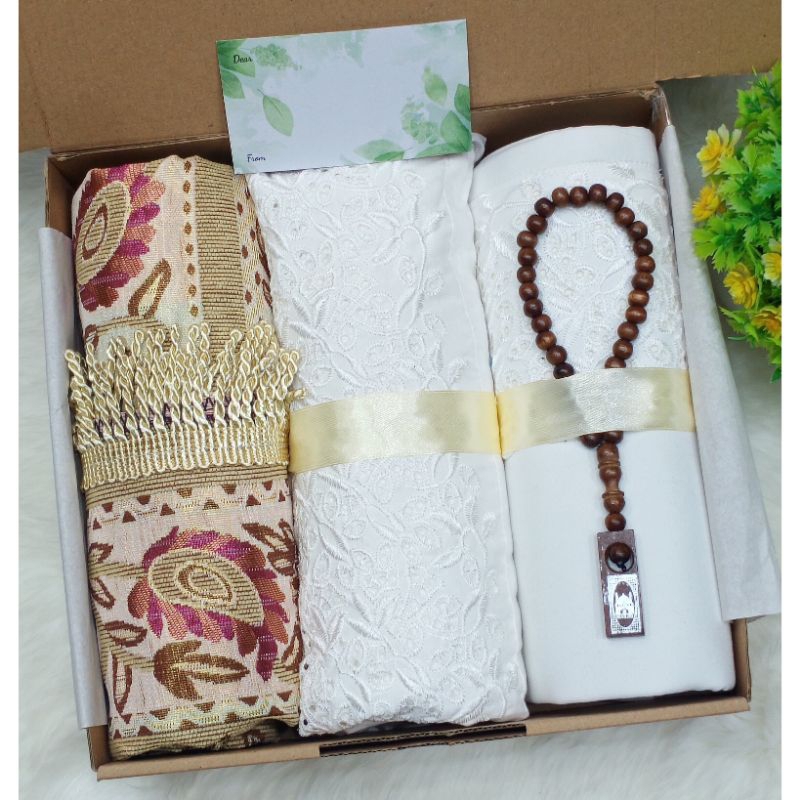 Jual Hampers Hadiah Kado Set Mukena Sejadah Ulang Tahun/Graduation ...