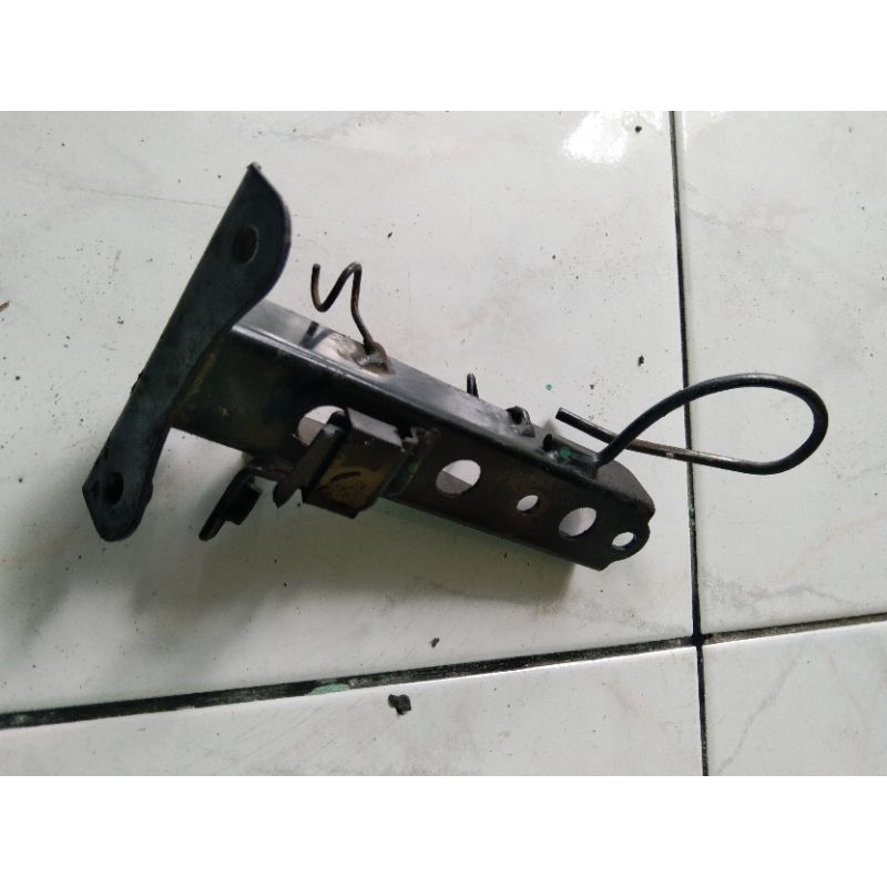 Jual dudukan body panel original cabutan Mio Smile | Shopee Indonesia