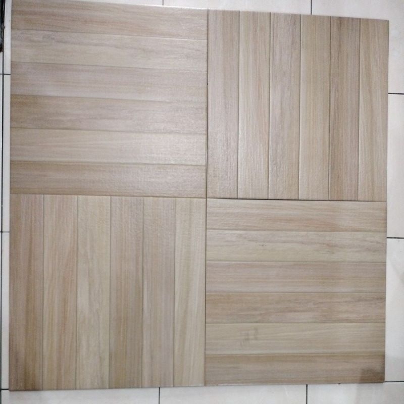 Jual keramik kayu platinum darwin 50*50 | Shopee Indonesia