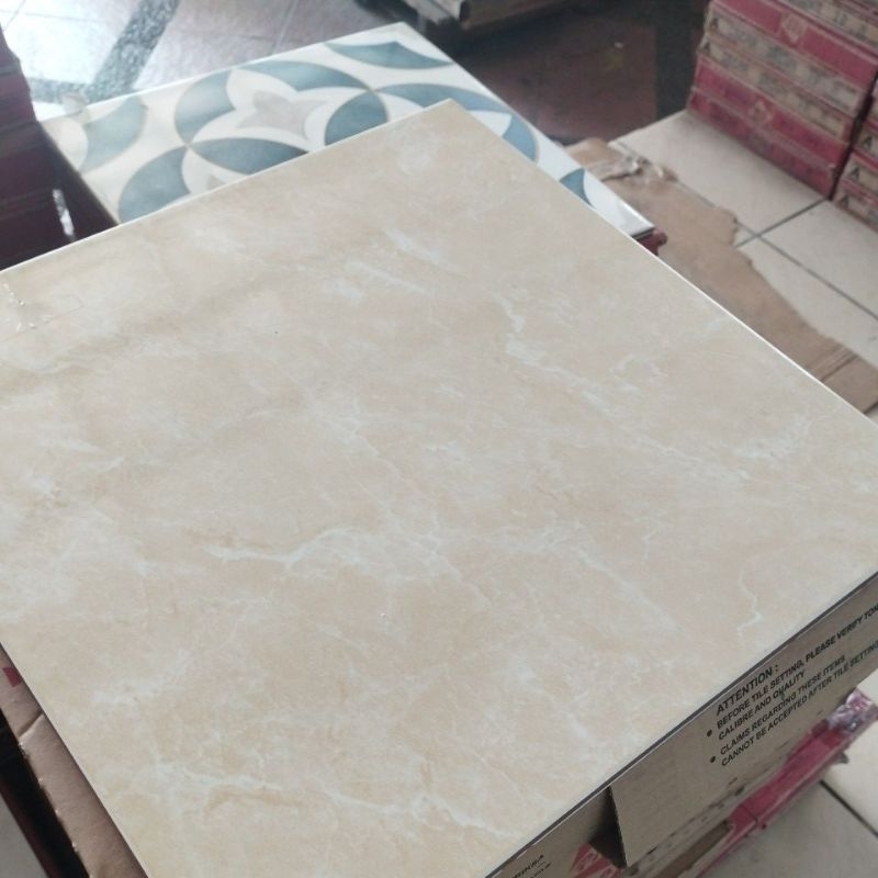 Jual keramik asia tile zigma cream ukuran 40x40kw2 | Shopee Indonesia