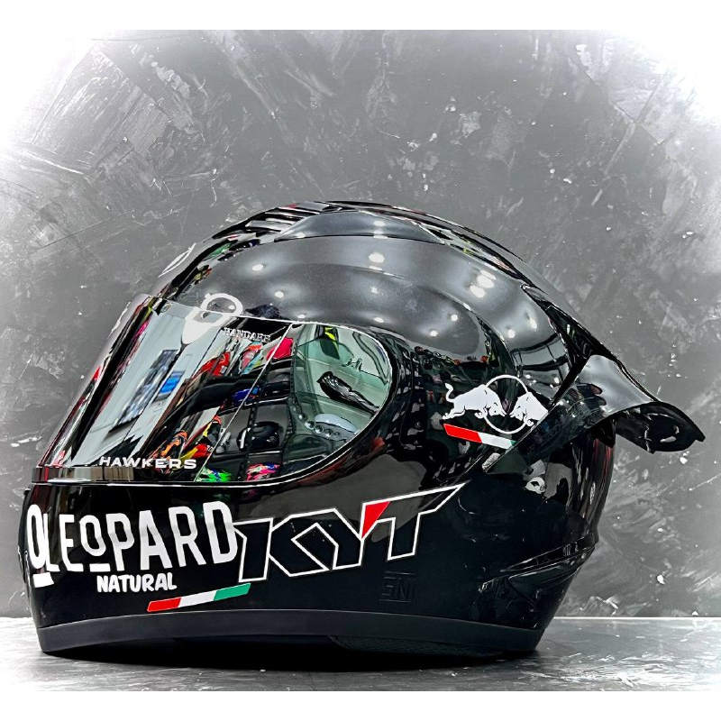 Jual HELM KYT R10 SOLID BLACK GLOSSY PAKET GANTENG LEOPARD REDBULLL ...