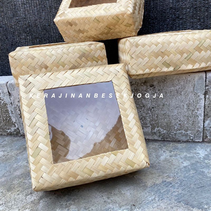 Jual SEPASANG BESEK 26x26x8CM MIKA NATURAL besek anyaman bambu hampers ...