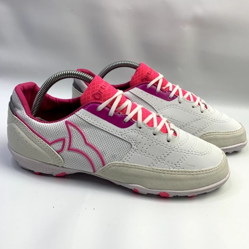 Jual Sepatu Futsal Ortuseight Jogosala Vanquish Pink | Sepatu Futsal ...