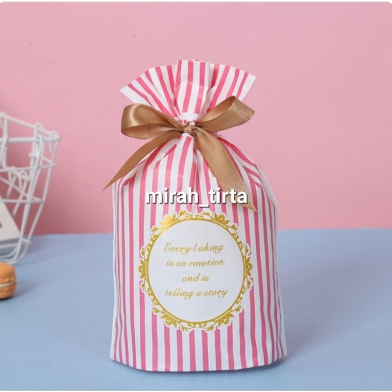 Jual 10 Lembar Plastik goodie bag .plastik permen serut. kantong permen ... Jual 10 Lembar Plastik goodie bag .plastik permen serut. kantong permen ...
