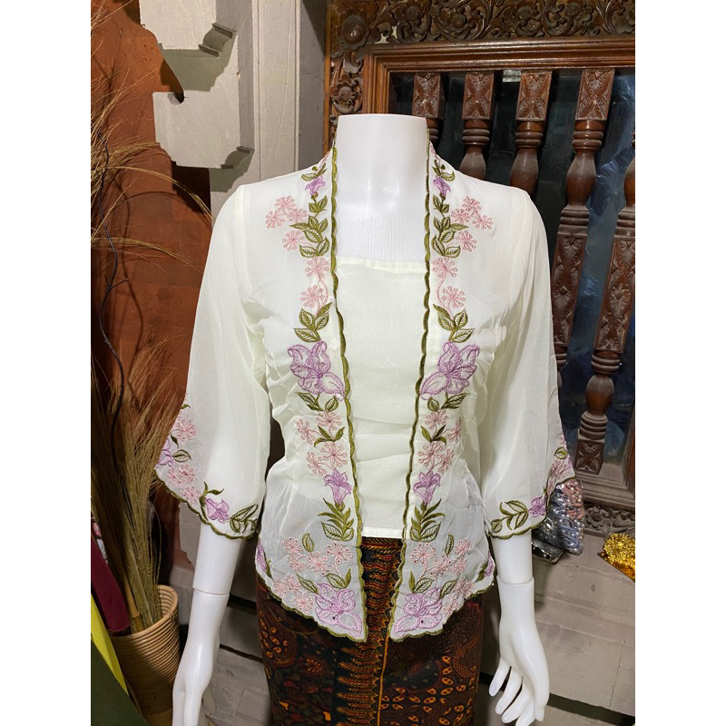 Jual Kebay bordir lengan lonceng motif tulip | Shopee Indonesia