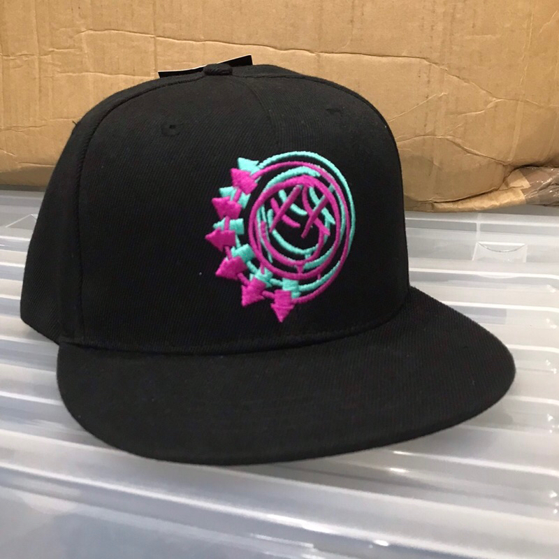 Jual TOPI / SNAPBACK OFFICIAL BLINK 182 - DOUBLE SIX ARROWS (ORIGINAL ...