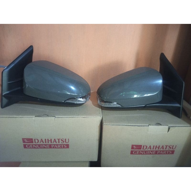 Jual original baru spion mobil sigra/calya elektrik di jamin Joss ...