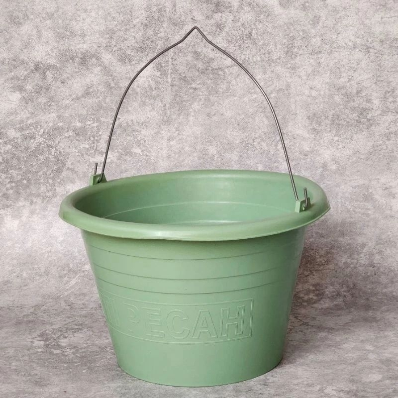 Jual Ember Anti Pecah TC 14 Hijau / Ember Semen Cor Bangunan Proyek ...