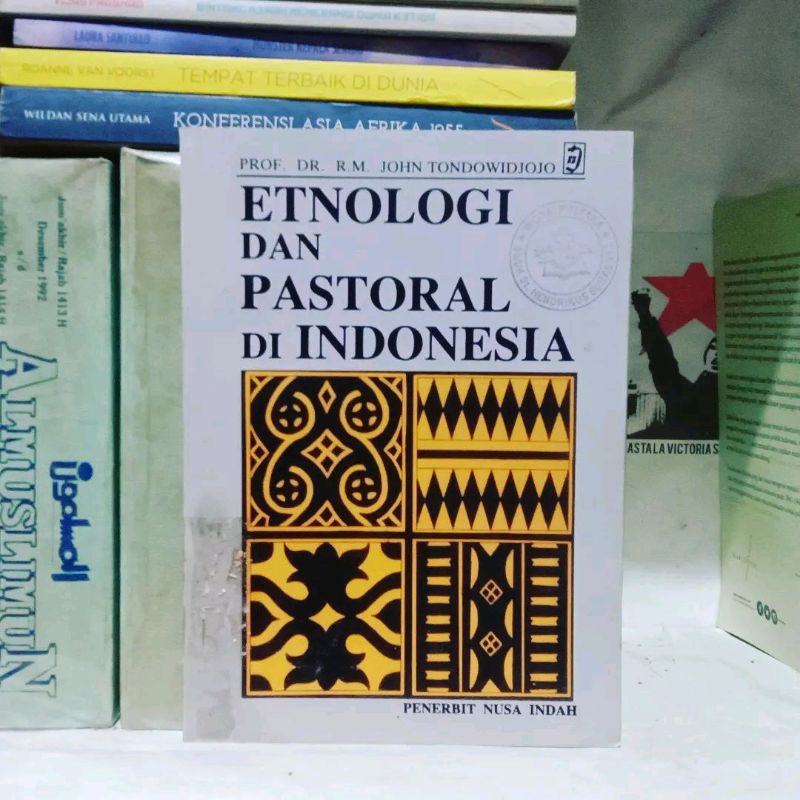 Jual Etnologi dan Pastoral di Indonesia by R.M. John Tondowidjojo ...