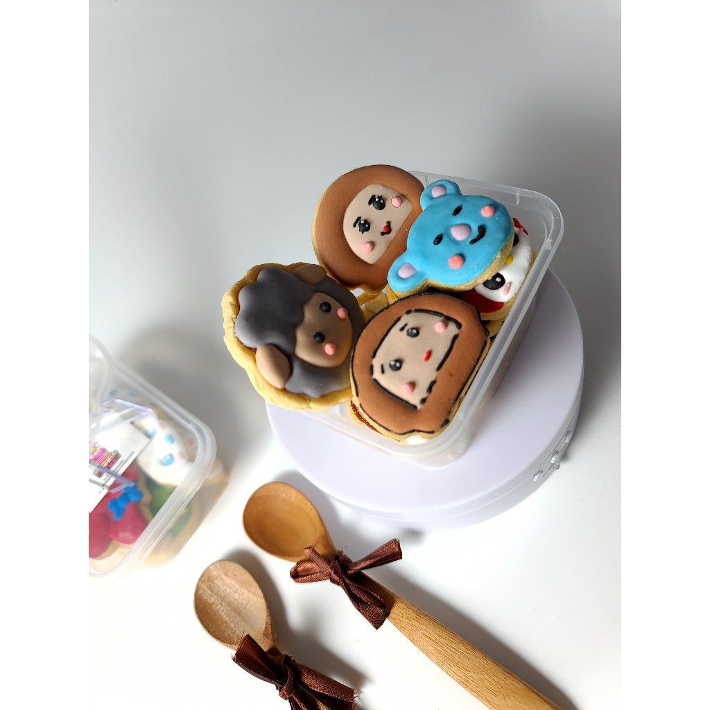 Jual COOKIES CHARACTER KARAKTER ISI 10 PCS UKURAN SEDANG | Shopee Indonesia