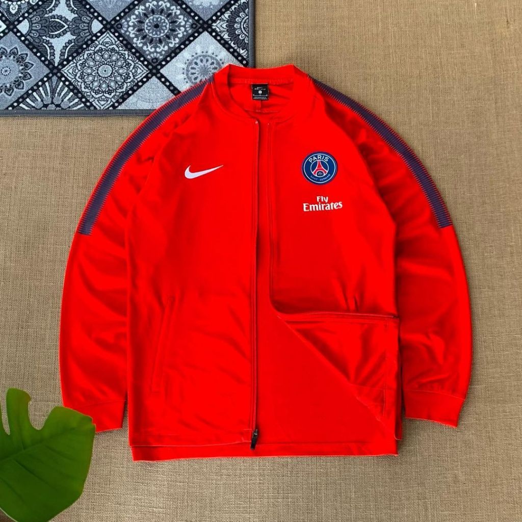 Jual jaket Nike PSG size fit L (seperti baru) 100% original 241023 ...