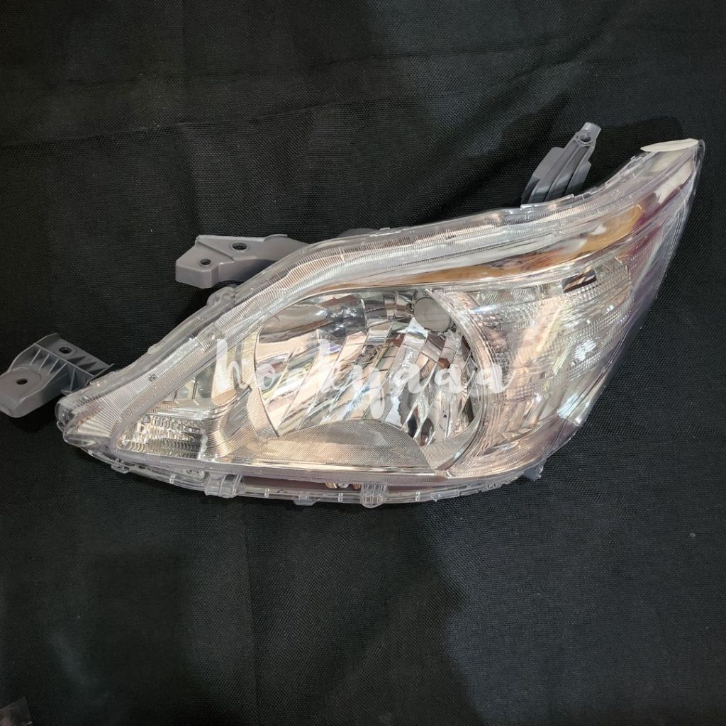 Jual HEADLAMP / LAMPU DEPAN INNOVA GRAND | Shopee Indonesia