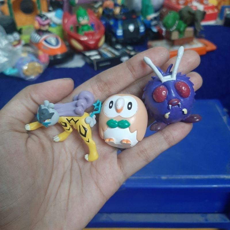 Jual Mainan / figure dikoleksi pokemon rowlet , pokemon raikou ...