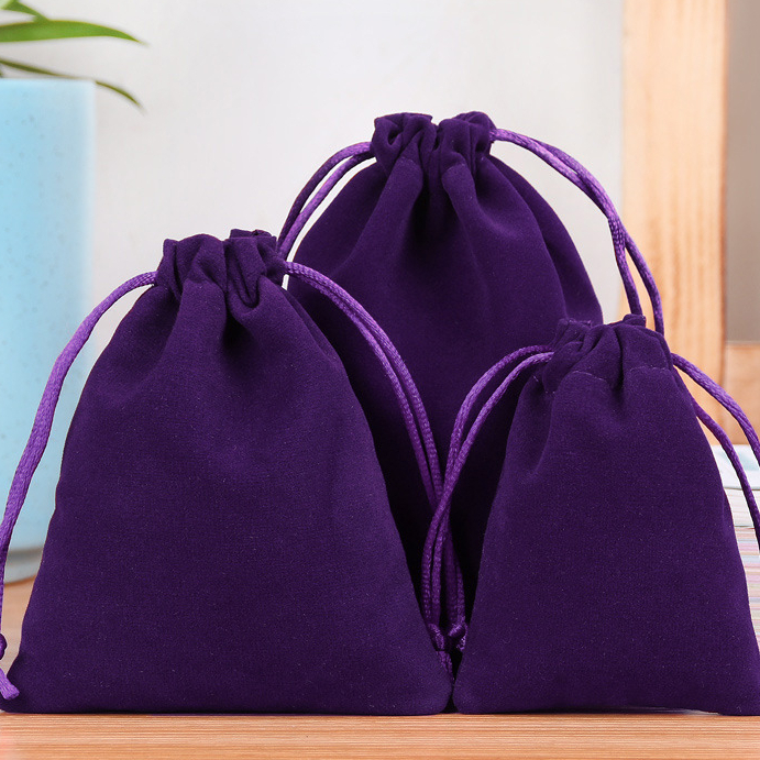 Jual Pouch serut serbaguna/ souvenir/ bungkus souvenir bahan beludru ...