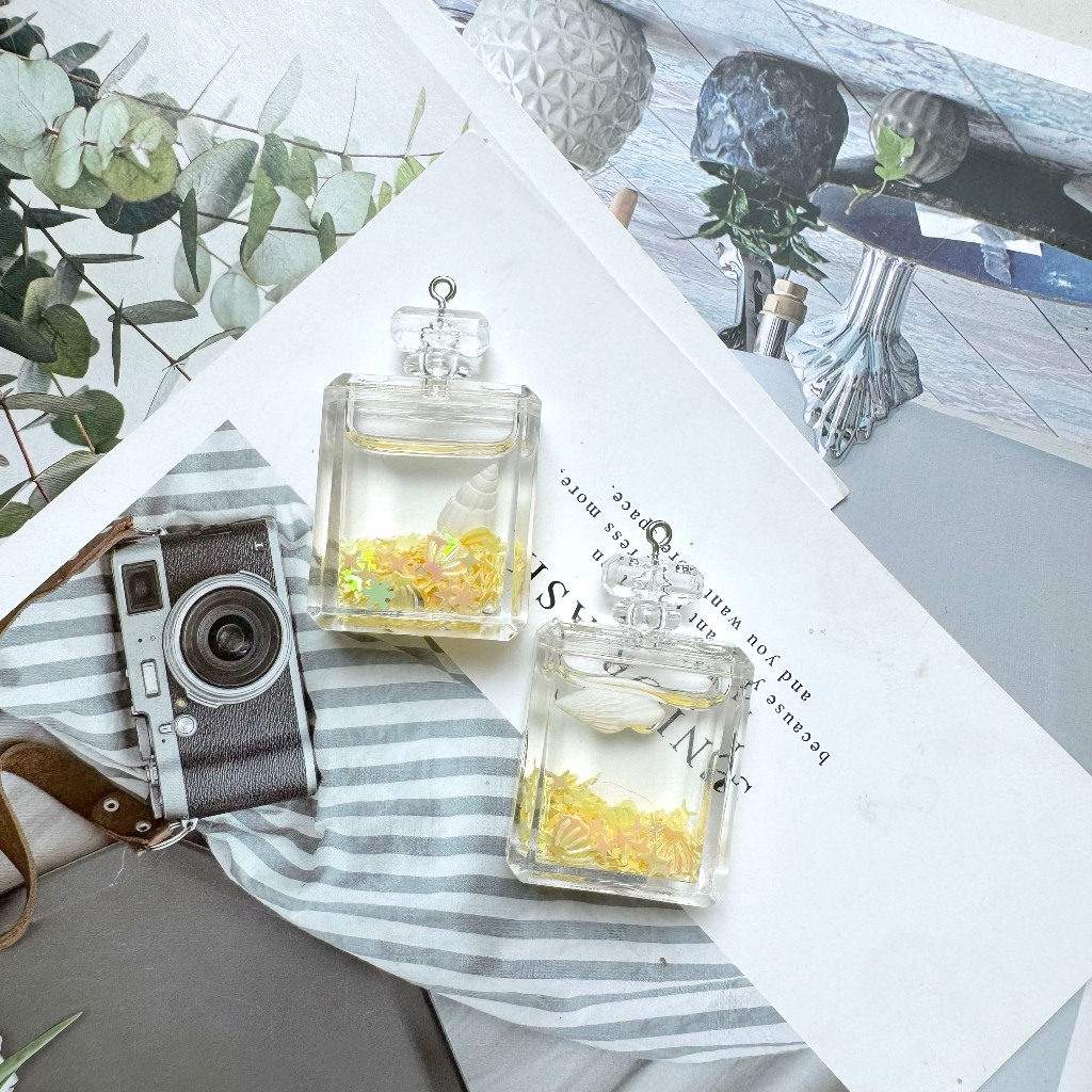 Jual 1 pcs Charm Liontin Resin - BOTOL PARFUM ISI SEQUIN | Shopee Indonesia