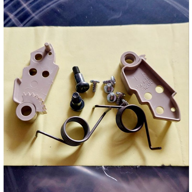 Jual Best Seller! Engsel baut per laci atas innova original 2005-2015 ...