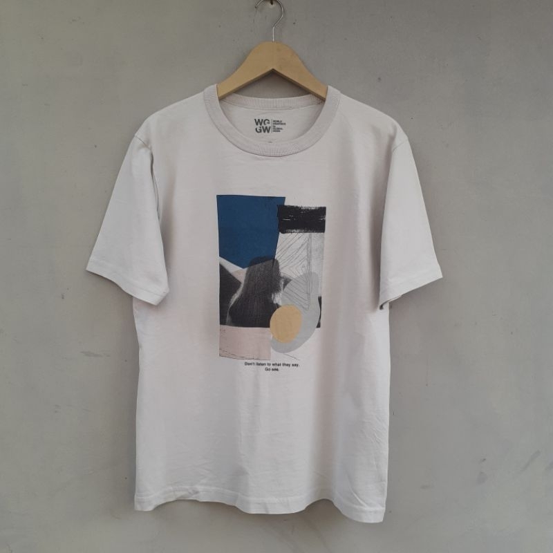 Jual KAOS WORLD GRAPHICS by GLOBAL WORK SECOND | Shopee Indonesia