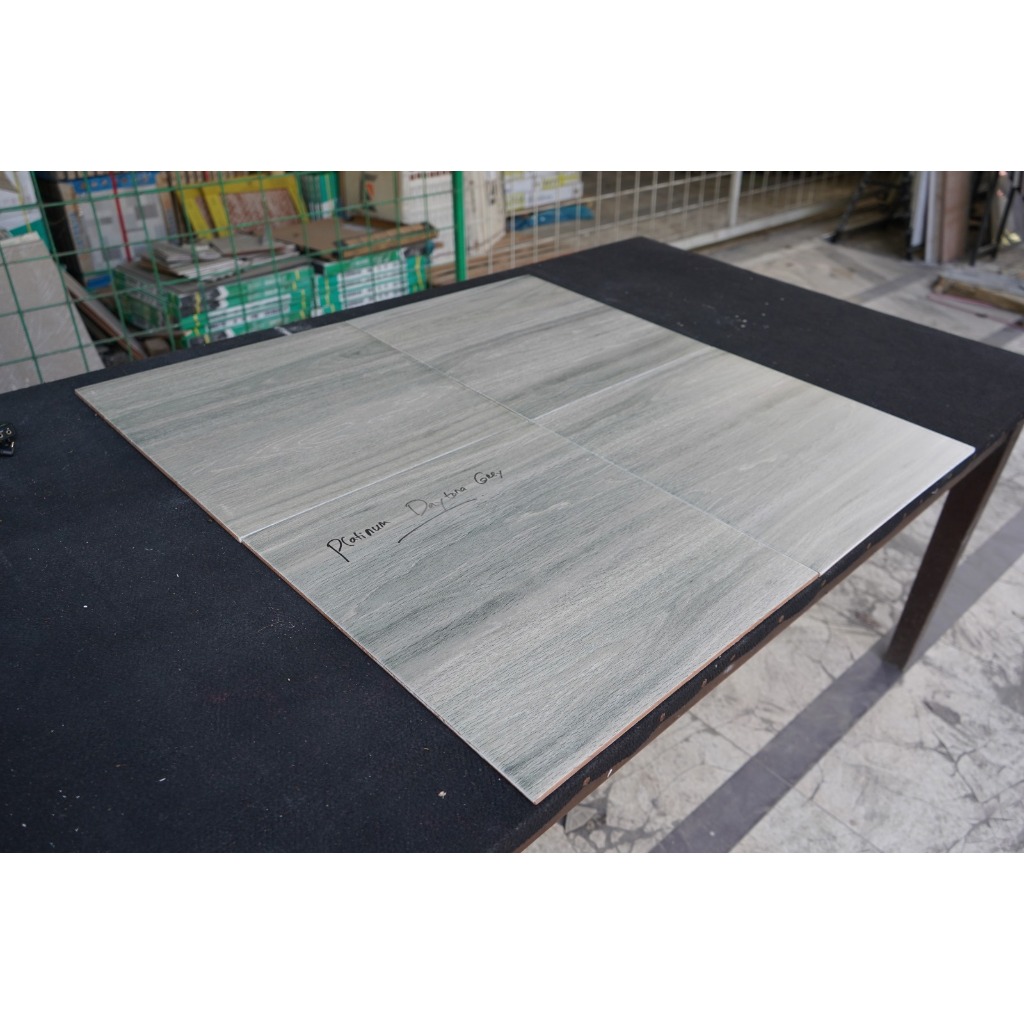 Jual Kramik Lantai Platinum 50x50 Daytona Grey | Shopee Indonesia