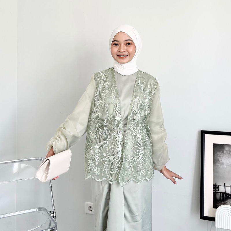 Jual ZADA Outer Brukat Pendek / Outer Tile Bordir by DEZHAF | Shopee ...