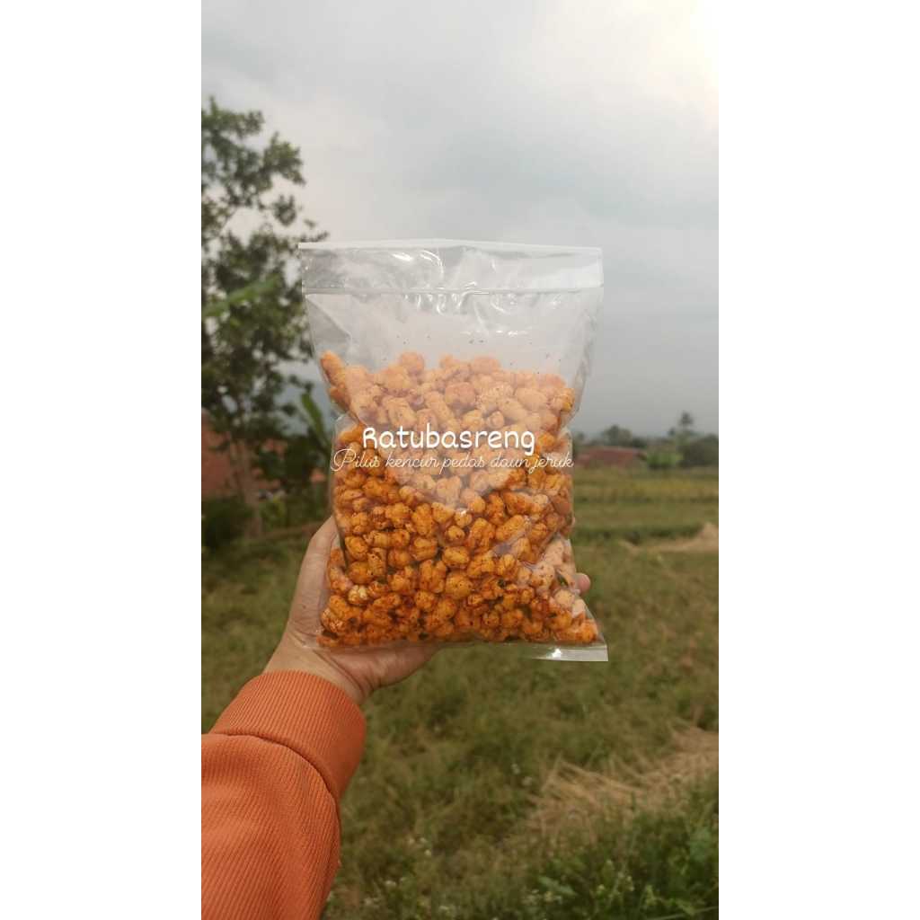 Jual Pilus kencur pedas daun jeruk 250 gram / pilus kencur pedas ...