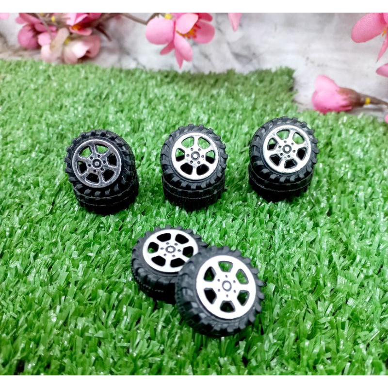 Jual Roda Mobil Mainan Plastik Isi 100pcs Uk 2cm | Shopee Indonesia