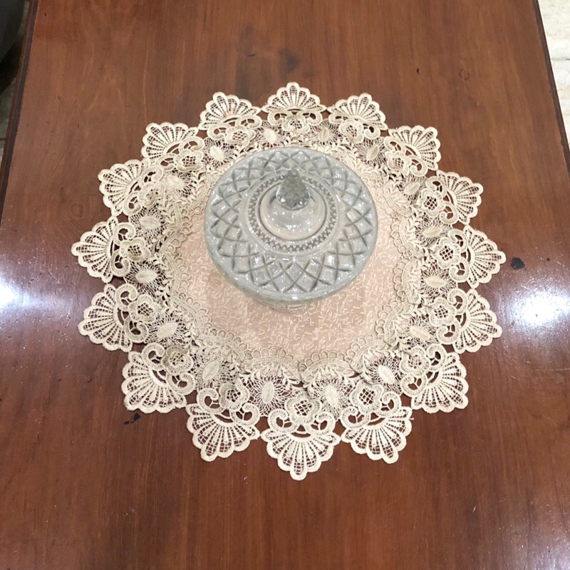 Jual Taplak meja kecil / alas vas bunga renda 40cm dan 50cm | Shopee ...