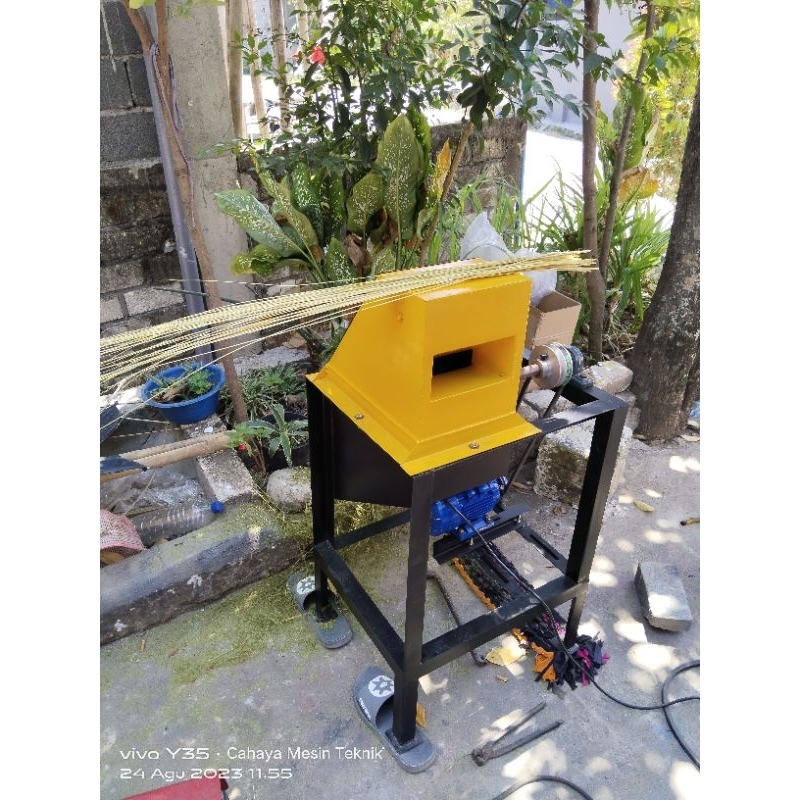 Jual mesin serut lidi, mesin peraut lidi sawit dan kelapa | Shopee ...