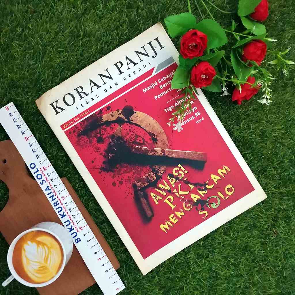 Jual Koran kontroversi panji yang tegas dan berani awas palu arit ...