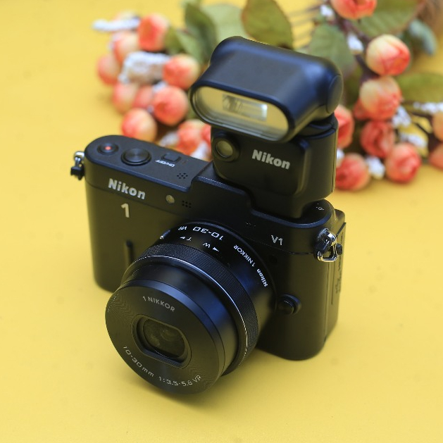 Jual Nikon V1 Lensa Nikkor 10-30mm Kamera Mirrorless - Garansi | Shopee ...