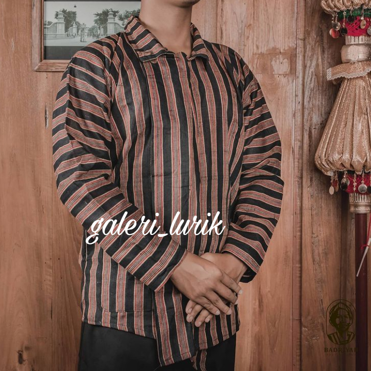 Jual Baju Adat Surjan Lurik Jawa Pria Dewasa Bahan Tenun Halus Lengan Panjang | Shopee Indonesia
