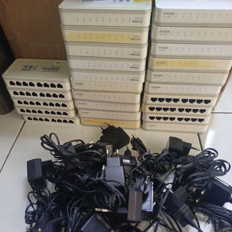 Jual switch hub 8 port unit dan adaptor jaminan sehat | Shopee Indonesia