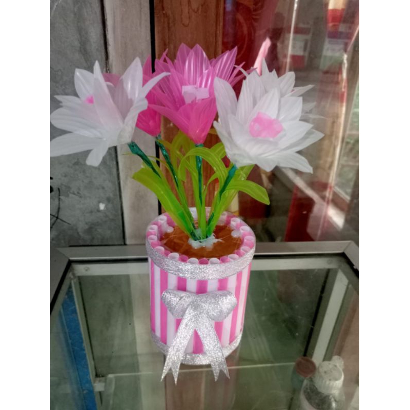 Jual bunga dan potnya 7 tangkai bunga plastik sedotan prakarya daur ...