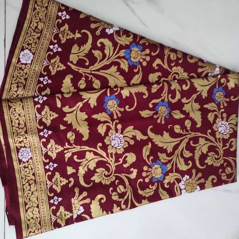 Jual KAIN BATIK PRADA WARNA MERAH MAROON 2x1 meter | Shopee Indonesia