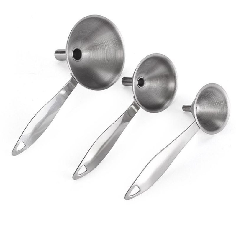 Jual Corong / Alat Tuang Menuang Air Minyak Bensin Kendaraan Funnel ...