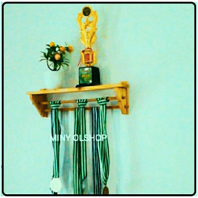 Jual Rak Display Piala Trophy Piagam/ Gantungan Medali | Shopee Indonesia
