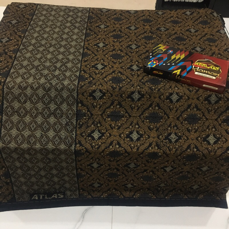 Jual ATLAS IDAMAN HARMONI MOTIF BATIK | SARUNG ATLAS FAVORIT HPL ...