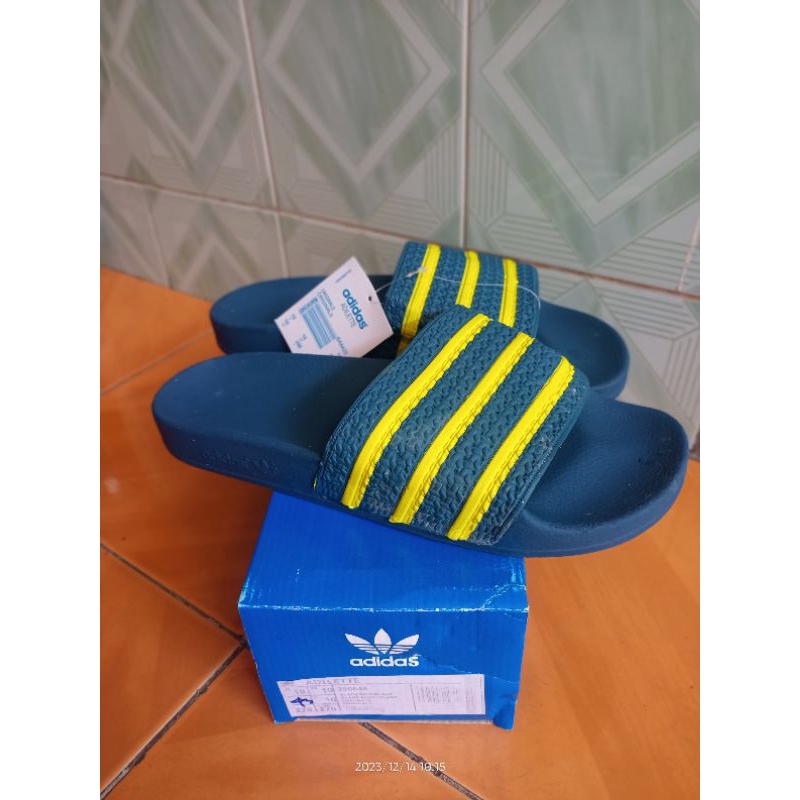 Jual Sandal ADIDAS ADILETTE AQUA SLIDES Sandal Flip Flop Adidas Sendal ...