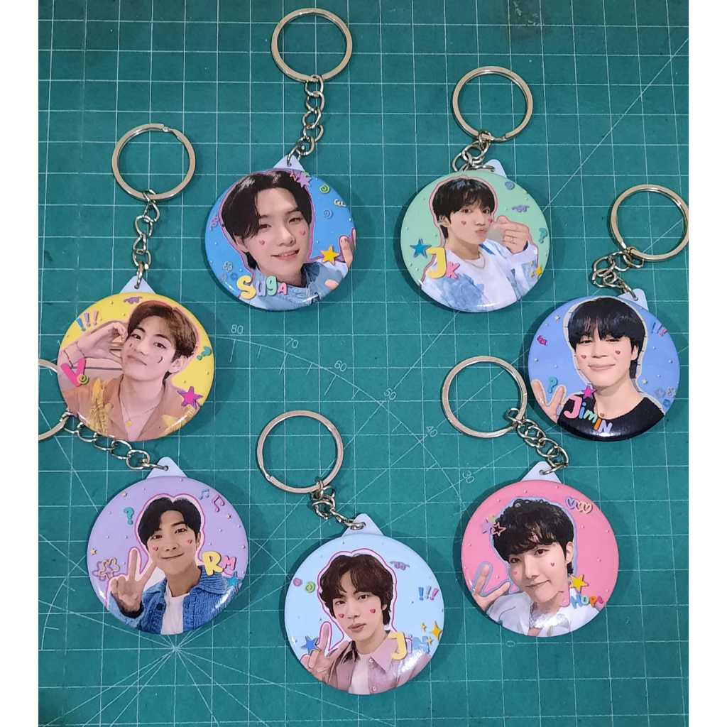 Jual promo freebies gantungan kunci bulat BTS/freebies souvenir ...