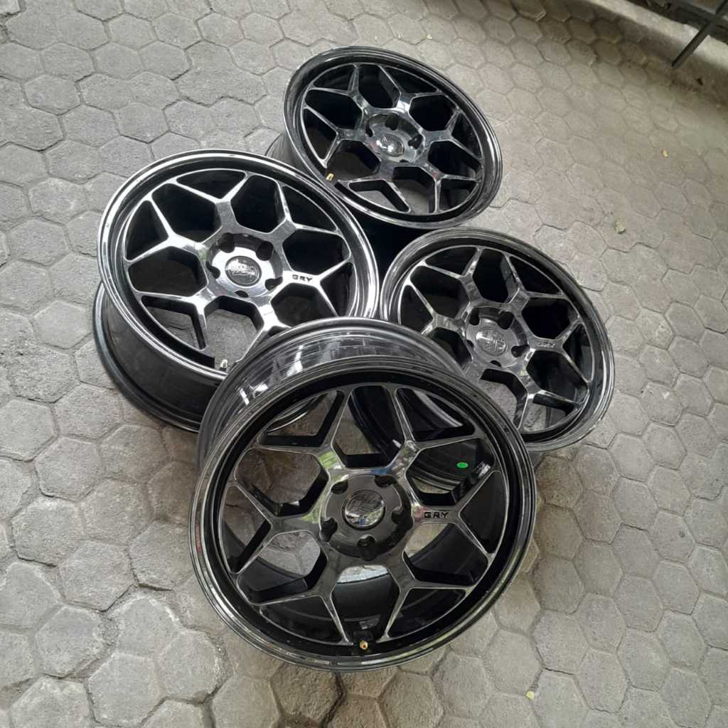 Jual velg second ring 18 cocok buat innova (80%) | Shopee Indonesia