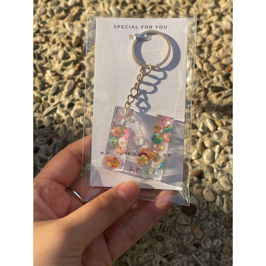 Jual Alphabet Letter Keychain Resin Gantungan Kunci Huruf Ganci Custom ...