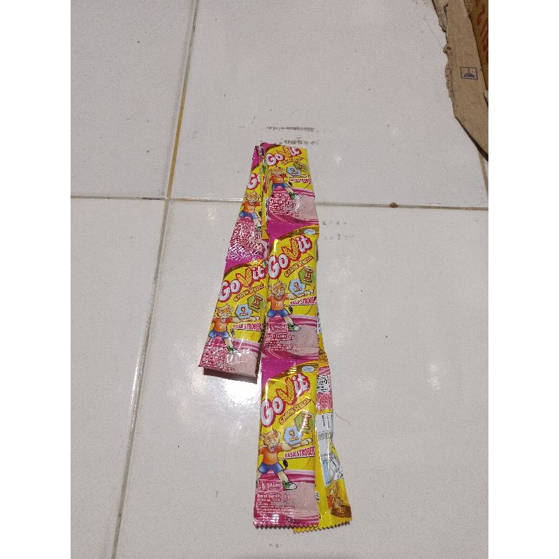 Jual Snack Sereal Govit rasa Strawberry 1 renceng isi 10 pcs | Shopee ...