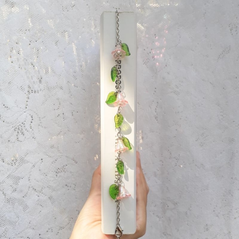 Jual Bookmark "Untai Bunga" | Pembatas Buku Rantai Kait Manik | Shopee ...