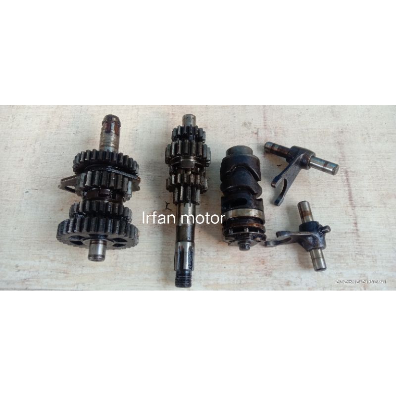Jual gigi gear rasio transmisi full set suzuki smash new original ...