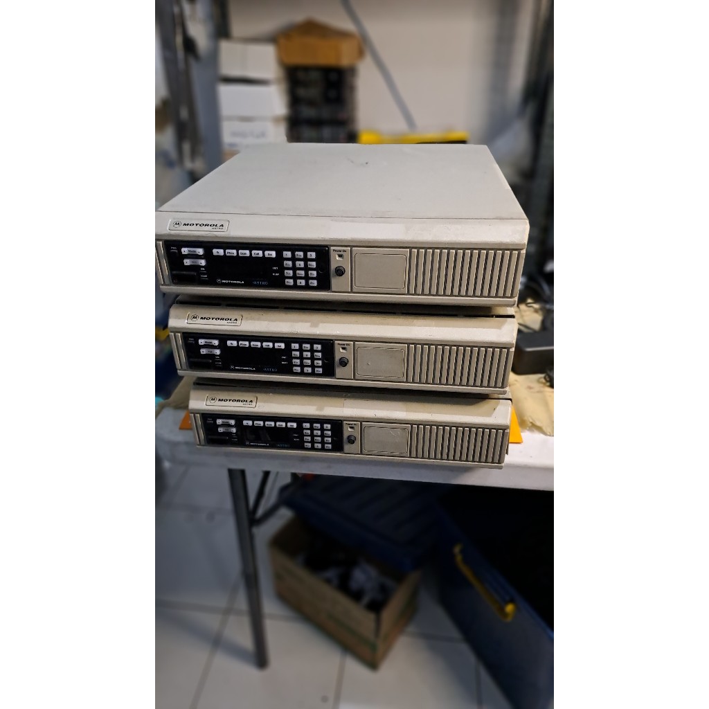 Jual Radio Rig Motorola Astro Digital Uhf 403 Mhz Bekas Power 50 Watt ...