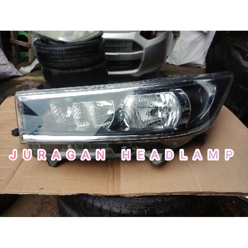 Jual Headlamp Lampu Utama , Lampu Depan Innova Reborn type G/V Original ...
