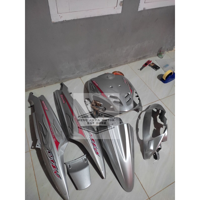 Jual COVER FULL BODY HALUS YAMAHA MIO SPORTY SILVER PLUS STRIPING API ...