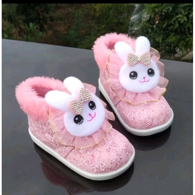 Jual Sepatu Anak Perempuan Boot Bulu Boneka Karakter Usia 1 2 3 Tahun ...