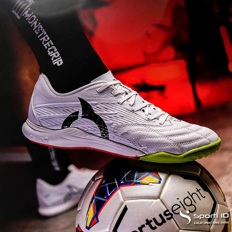 Jual Sepatu Futsal Ortuseight Catalyst Vision V4 K-Lea IN - Off White ...