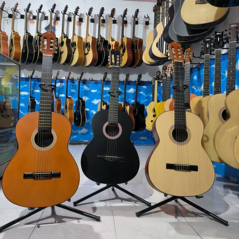 Jual Gitar klasik nilon bonus lengkap | Shopee Indonesia